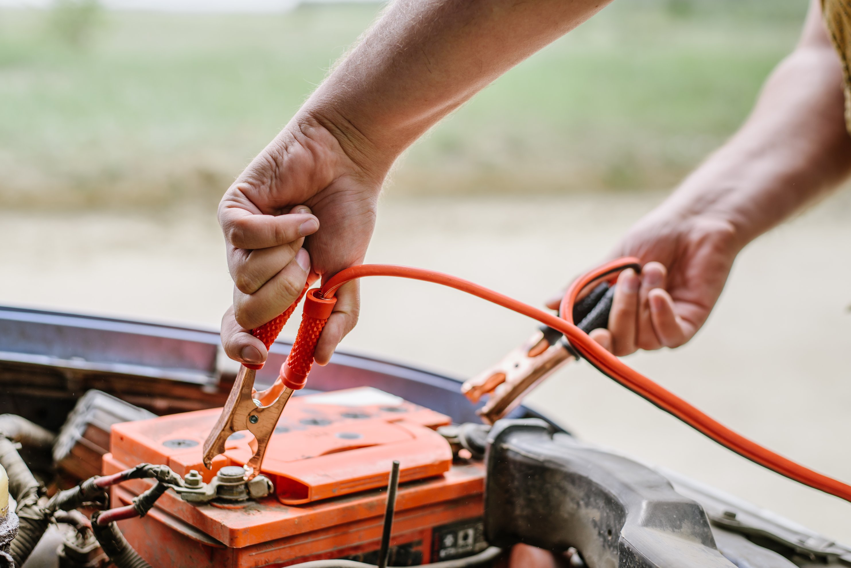 5 Must Haves in Your Emergency Roadside Repair Kit